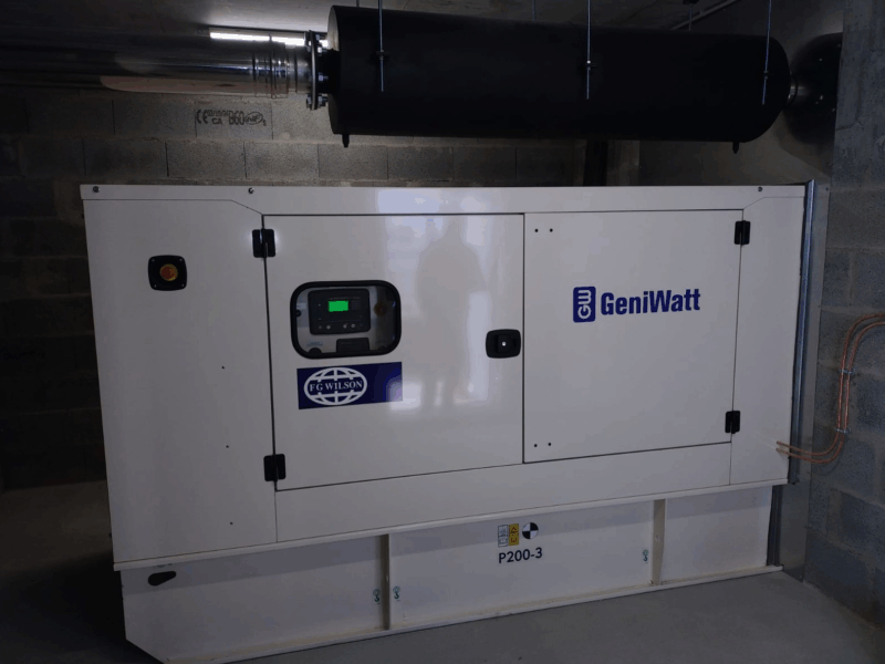 The FG100 digital control panel - GeniWatt - FG Wilson Dealer
